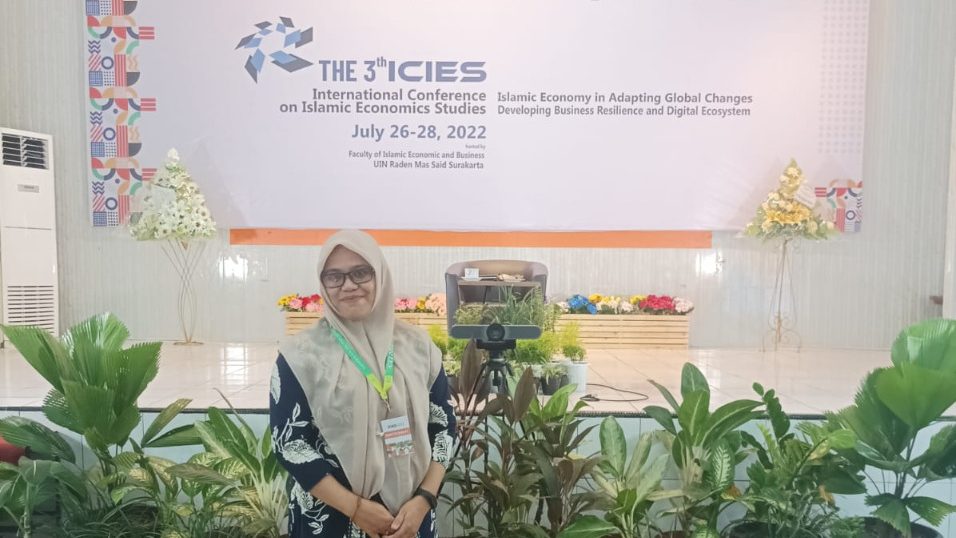 Ketua Prodi Ekonomi Syariah IAIN Parepare Ikuti The 3th ICIES 2022 ...