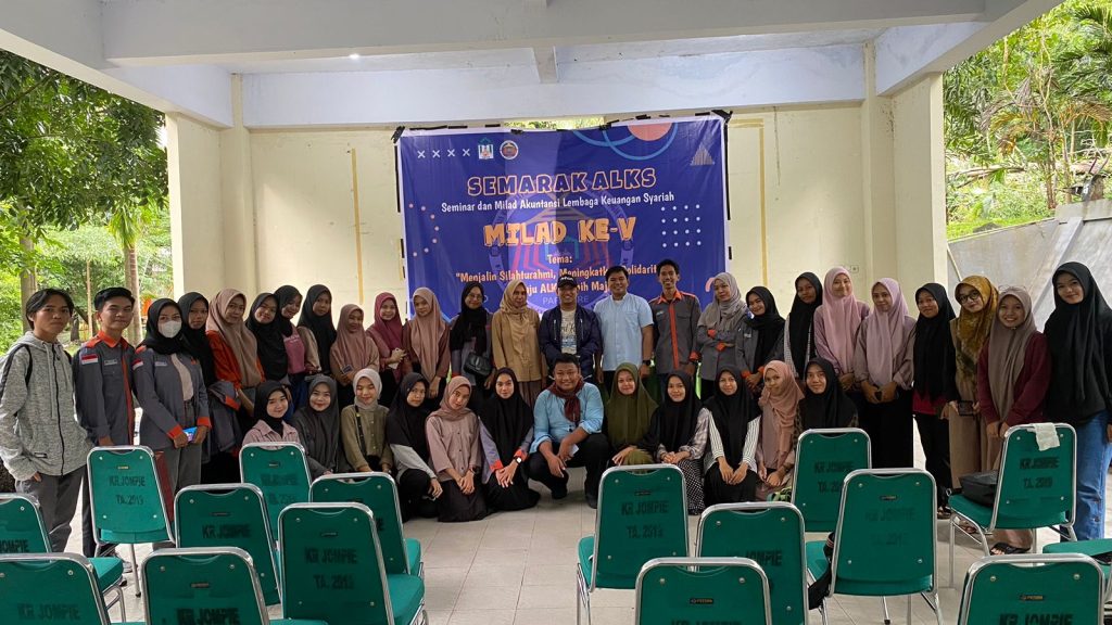 Semarak Milad, HMPS ALKS Gelar Seminar Peran Akuntan di Era Digital | IAIN PAREPARE