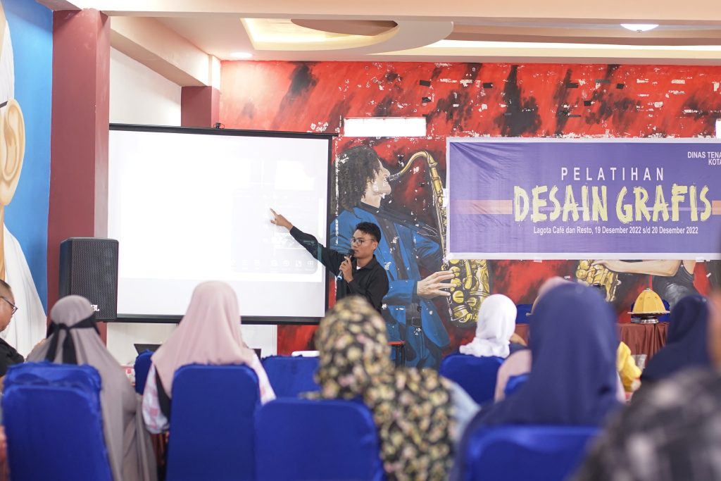 Jadi Mitra Disnaker, Prodi KPI Latih UMKM Desain Promosi Produk | IAIN ...